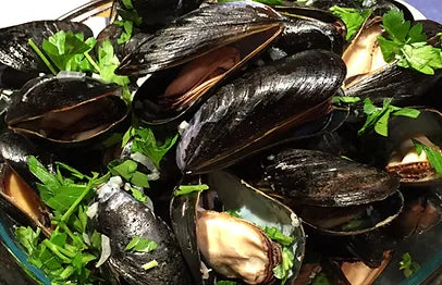 Steamed Mussels with Garlic and Parsley – Hooked on Fish